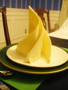 40 Most Creative Table Napkin Folding Ideas To Practice – Bored Art