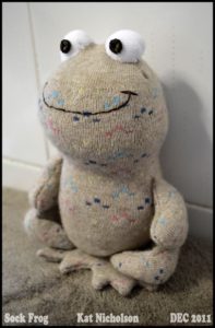 Simple But Really Fun Sock Art To Use Up All Those Single Socks Lying ...