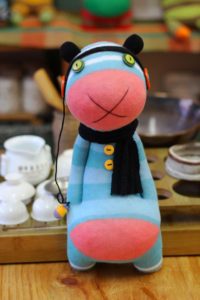 Simple But Really Fun Sock Art To Use Up All Those Single Socks Lying ...