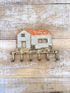 40 Lovely Key Hanging Hook Ideas – Bored Art