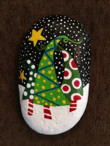 35 DIY Christmas Painted Rock Ideas – Bored Art