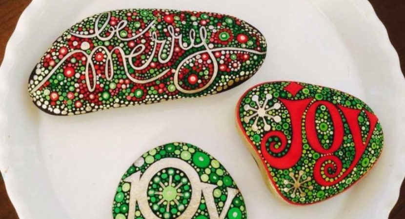35 DIY Christmas Painted Rock Ideas - Bored Art