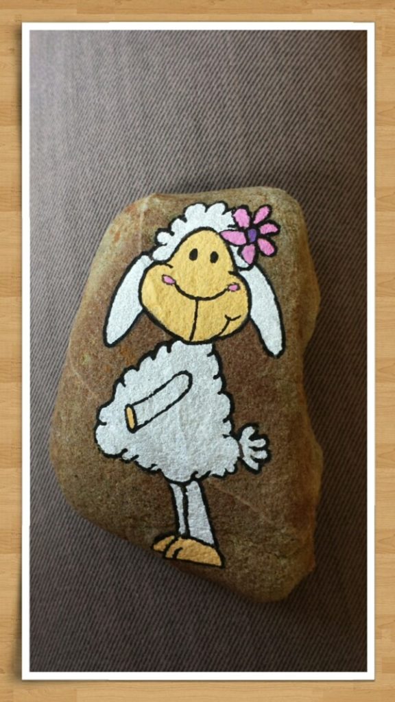 40 Meaningful Pet Rock Art Examples – Bored Art