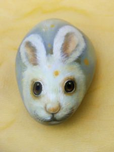 40 Meaningful Pet Rock Art Examples – Bored Art